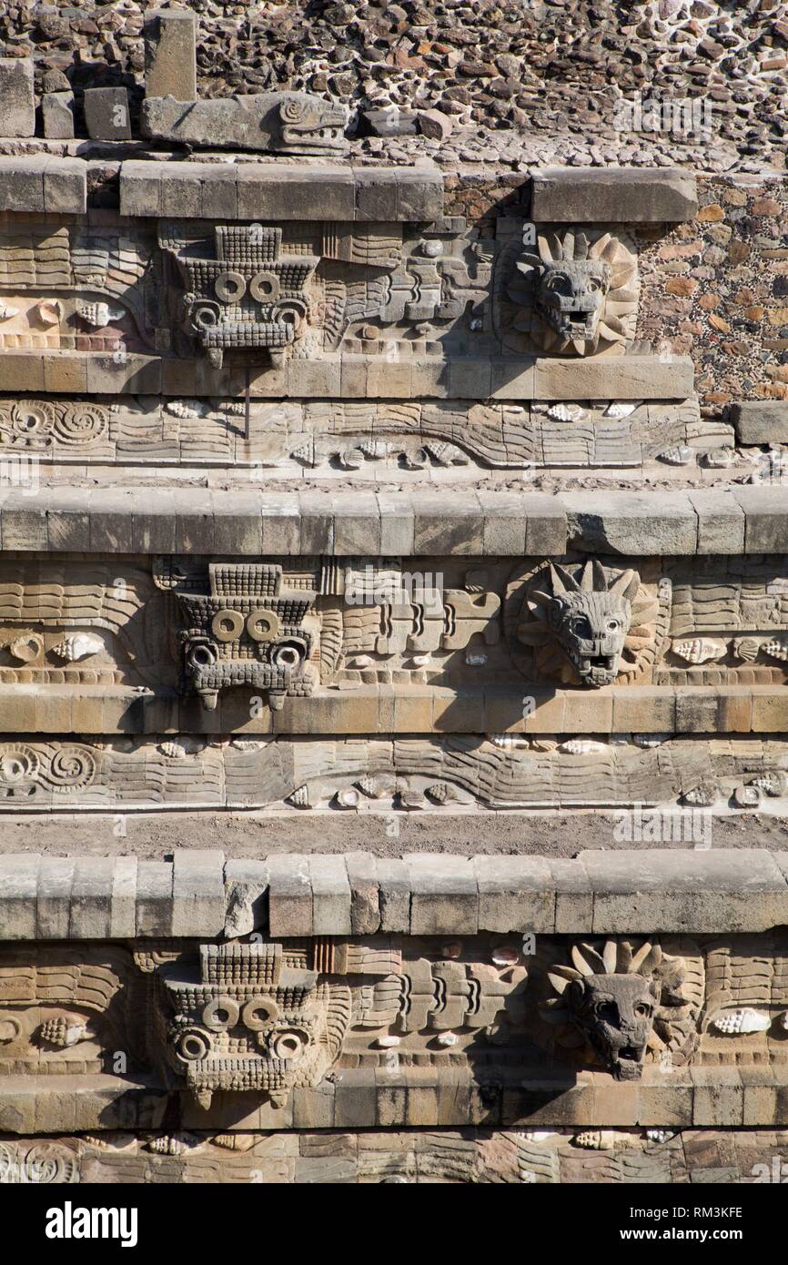 Feathered serpent of quetzalcoatl hi-res stock photography and images - Alamy