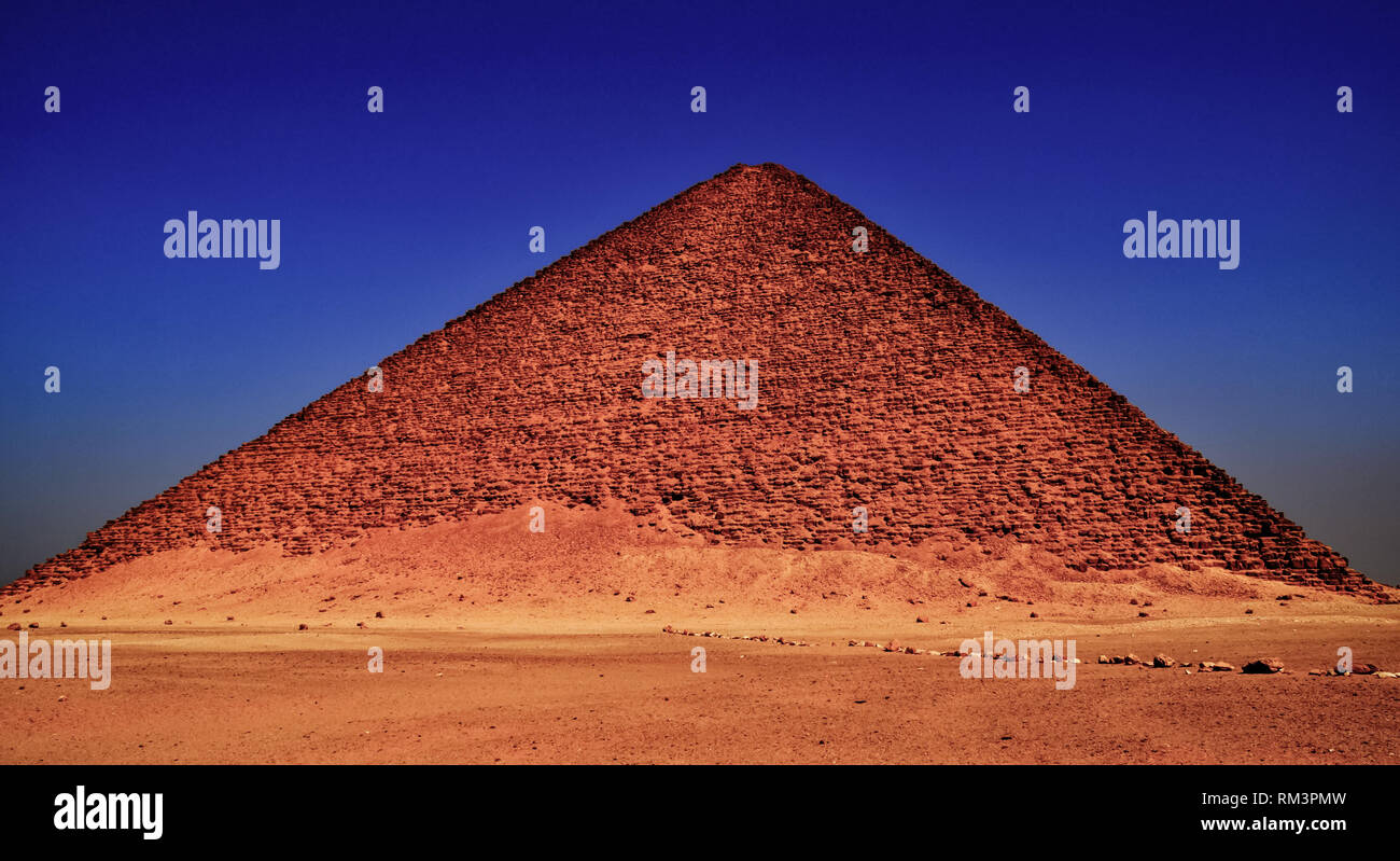 Egyptian pyramid in Giza. Architectural heritage of ancient Egyptian ...