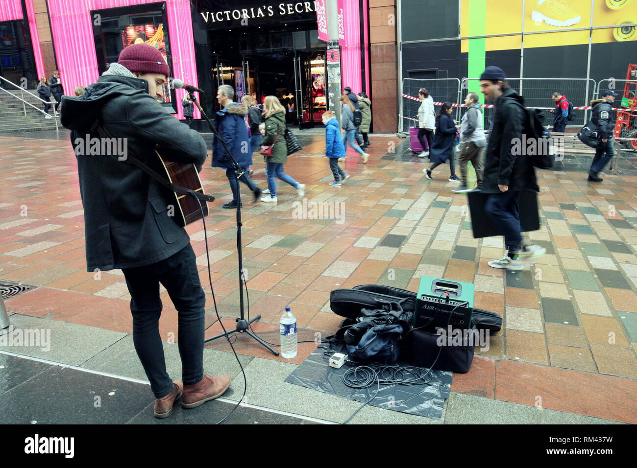 Homeless busking uk hi-res stock photography and images - Alamy