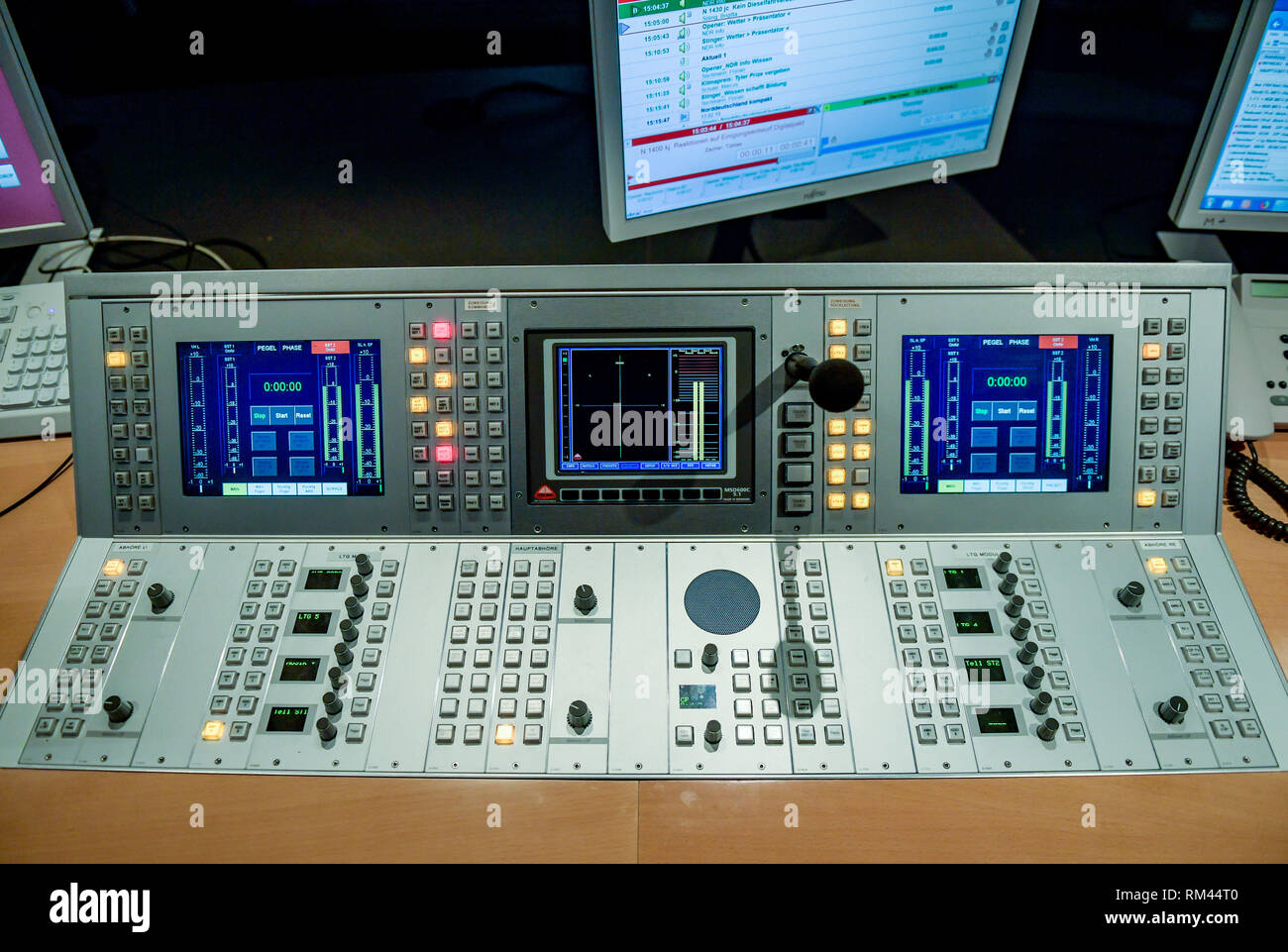 Ndr broadcasting centre hi-res stock photography and images - Alamy