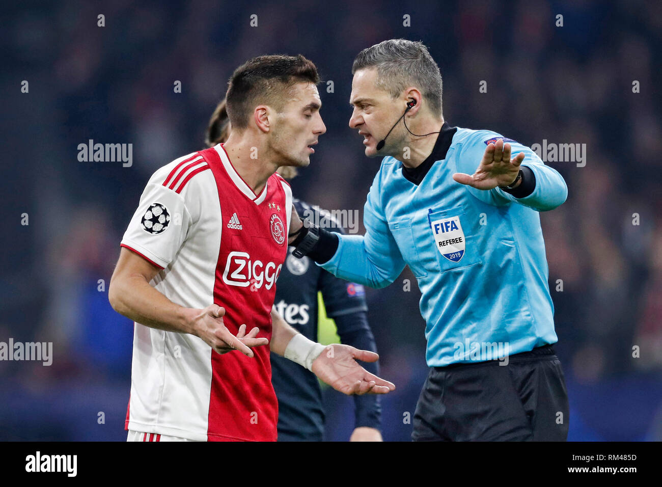 Arguing with referee hi-res stock photography and images - Alamy