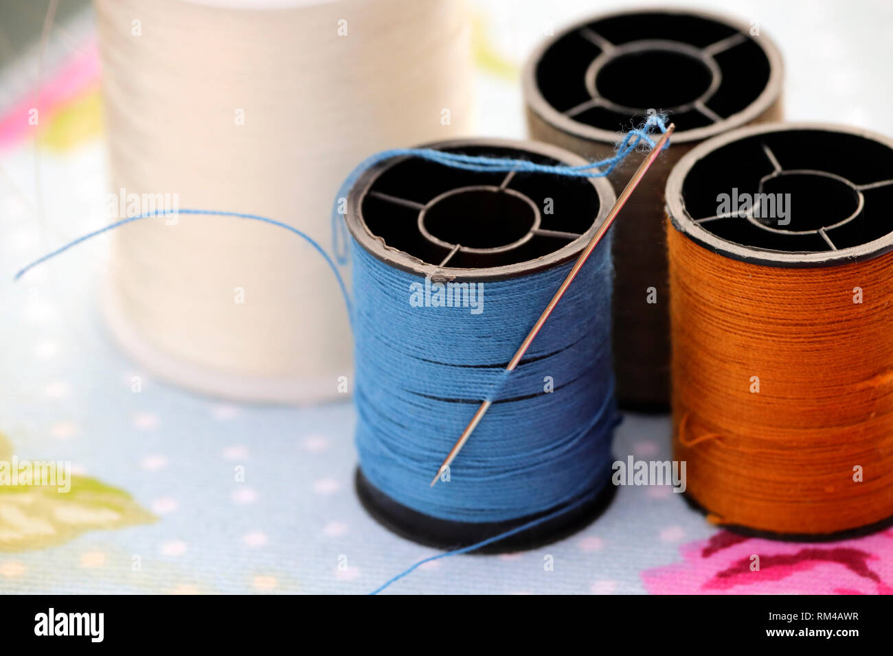 Sewing thread needles pins hi-res stock photography and images - Alamy