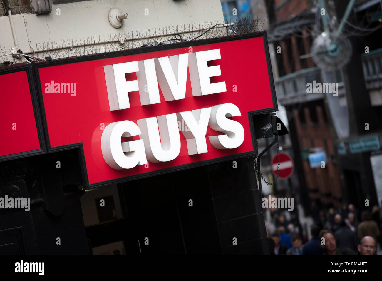 Five Guys Signage High Resolution Stock Photography and Images - Alamy