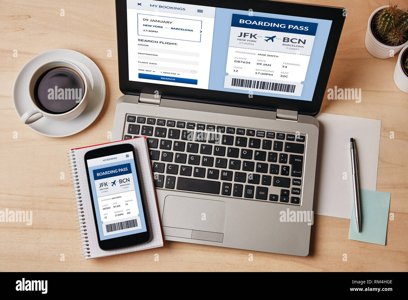Boarding screen hi-res stock photography and images - Alamy