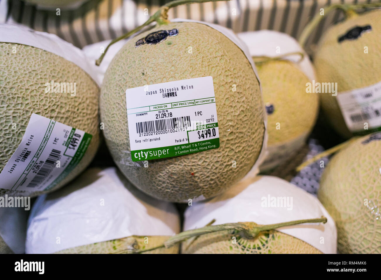 Expensive Fruit in supermarket, Hong Kong Stock Photo - Alamy