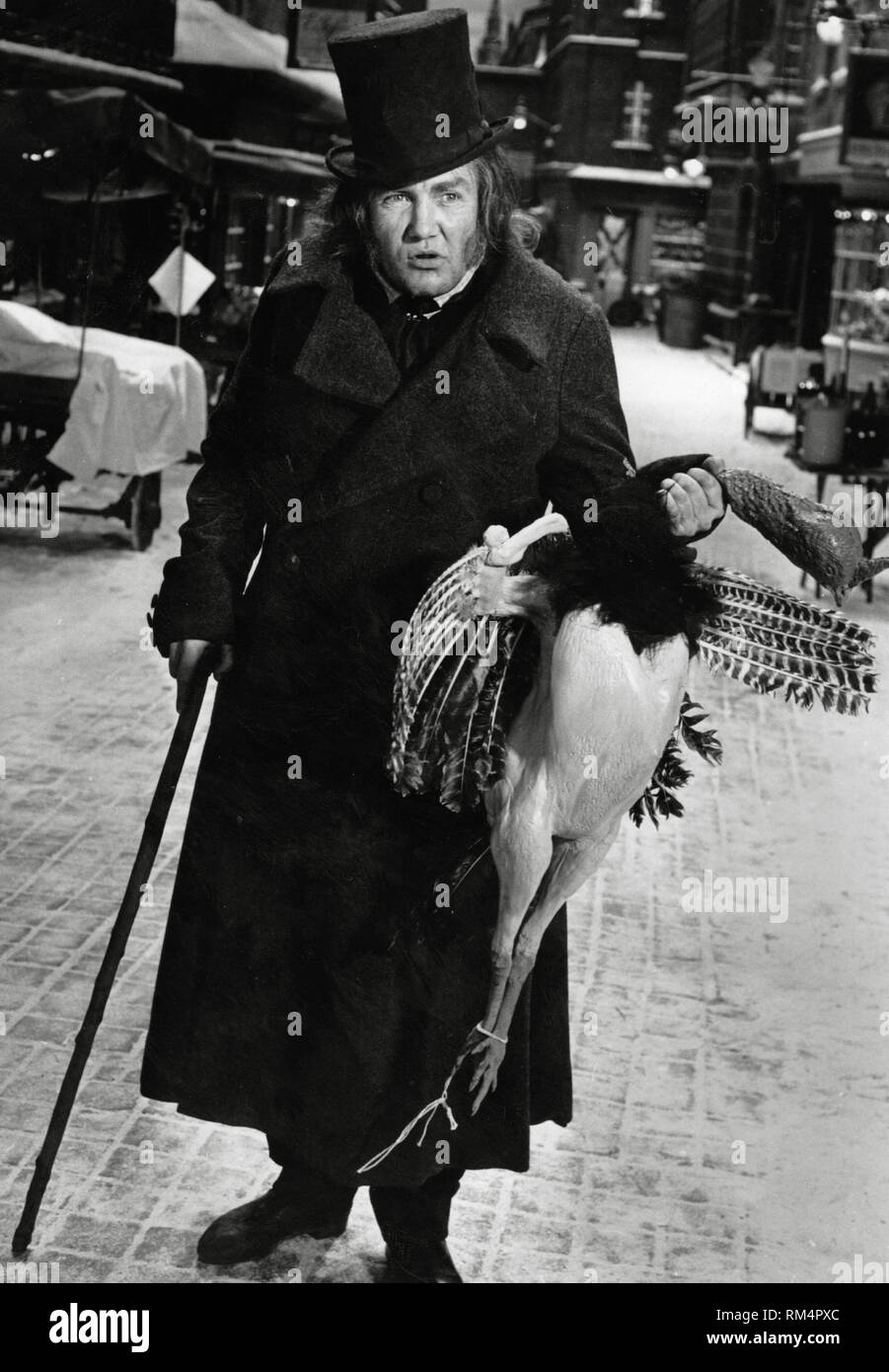 Albert finney scrooge hi-res stock photography and images - Alamy