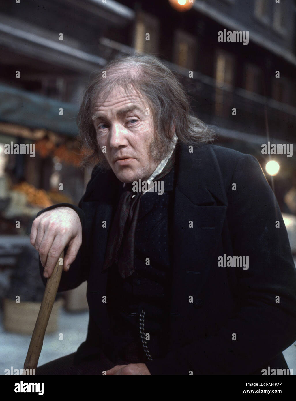 Albert finney scrooge hi-res stock photography and images - Alamy