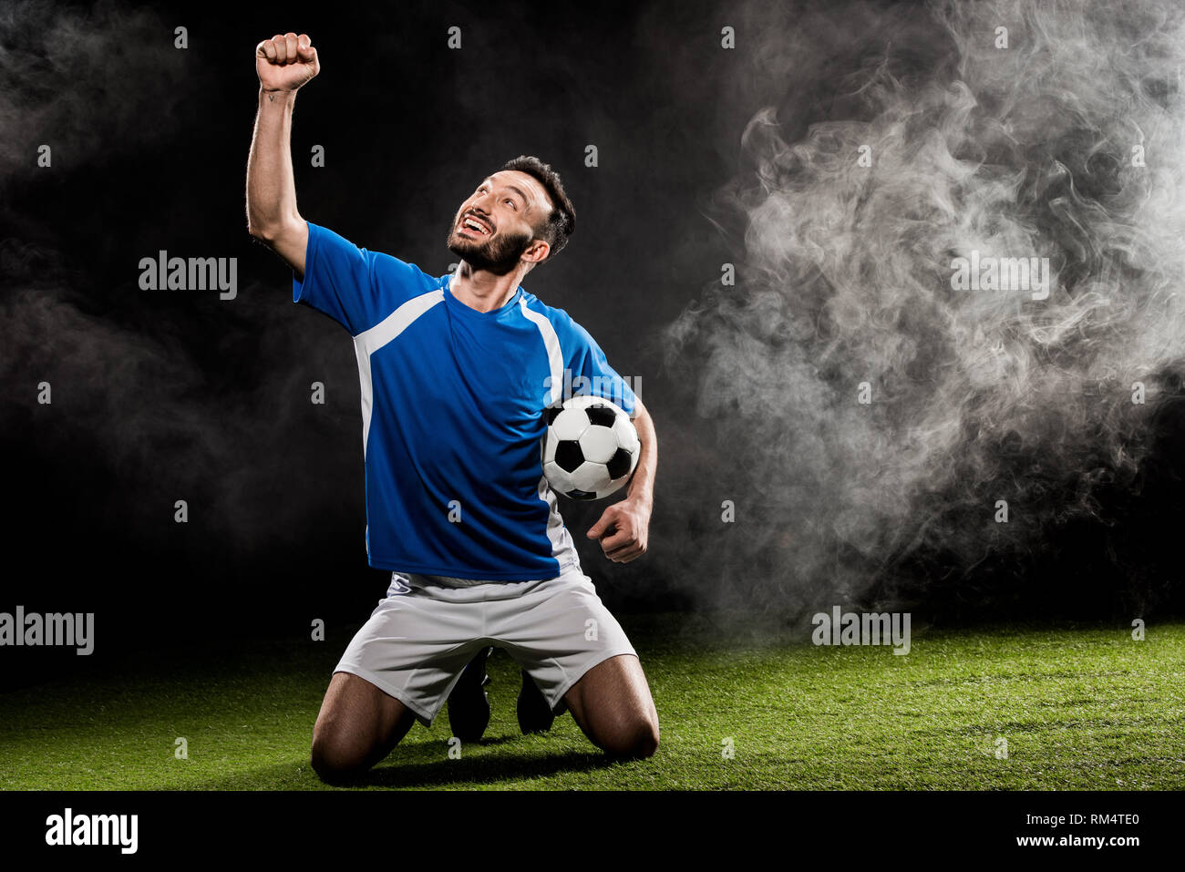 Football player celebrating hi-res stock photography and images - Alamy
