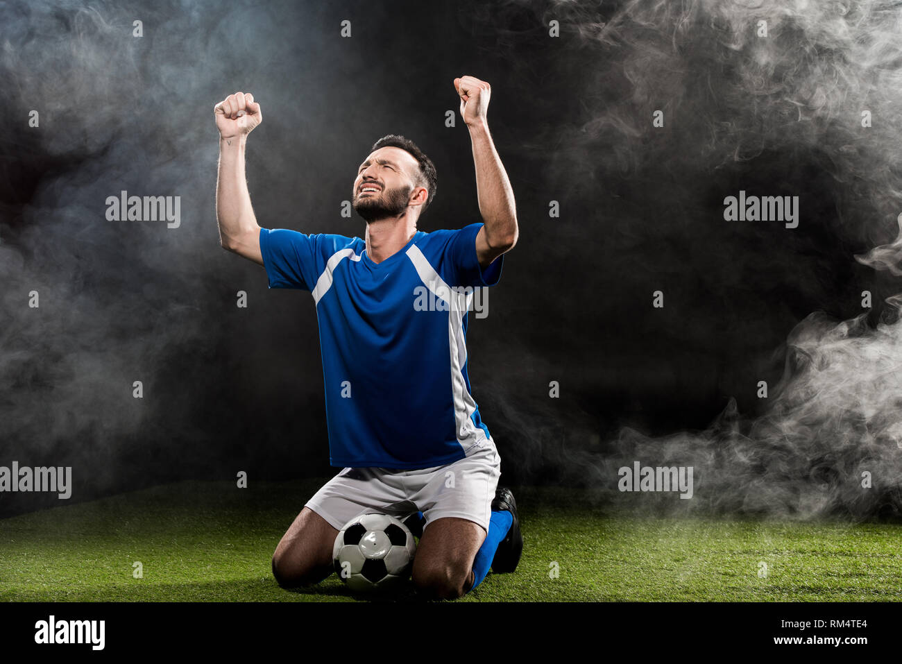 Football player celebrating hi-res stock photography and images - Alamy