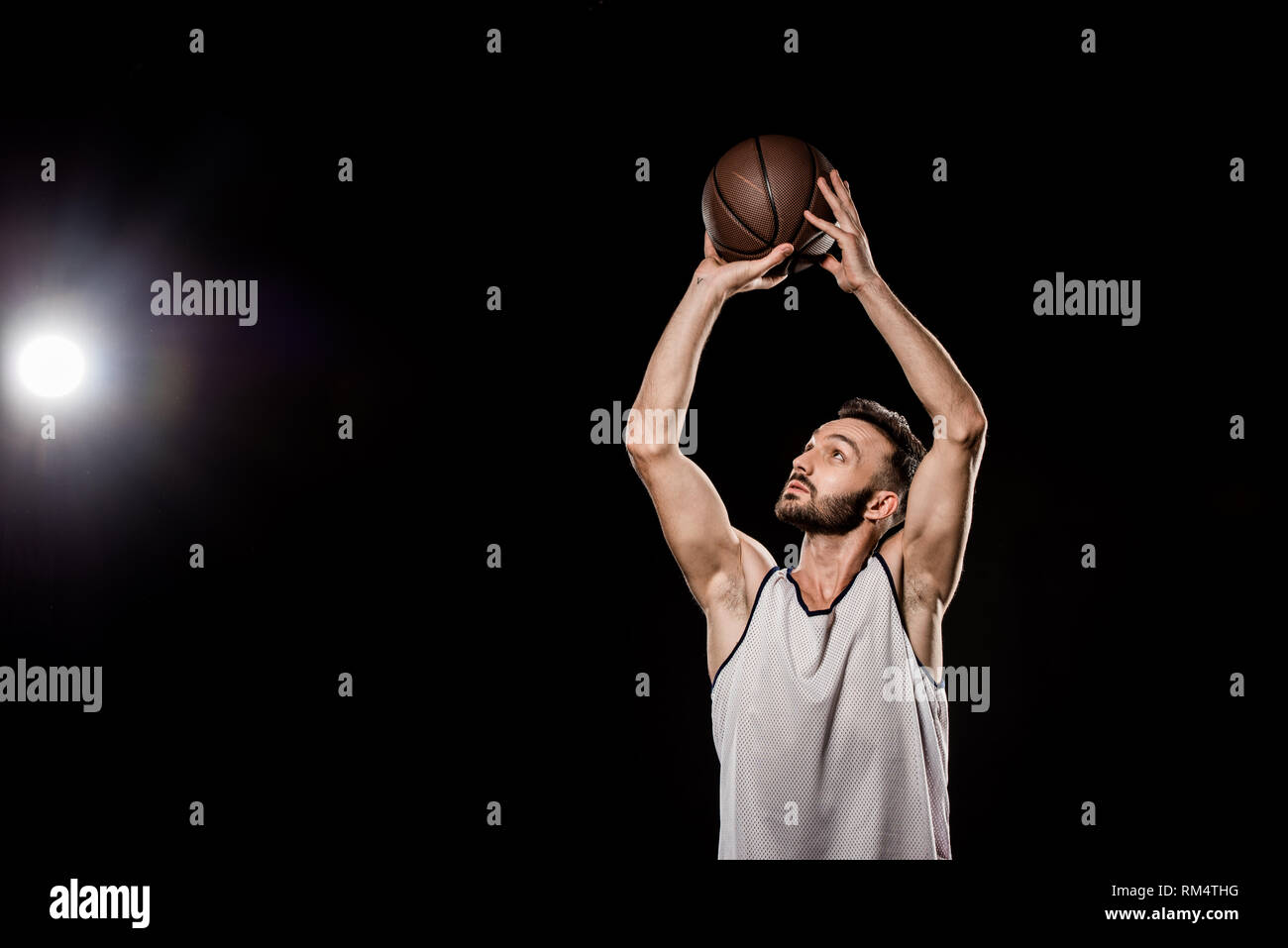Male basketball player throwing hi-res stock photography and images - Alamy