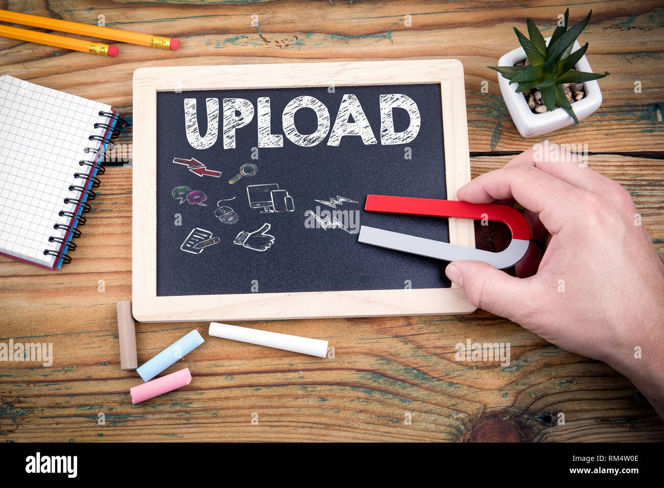 Download upload icons data hi-res stock photography and images - Alamy