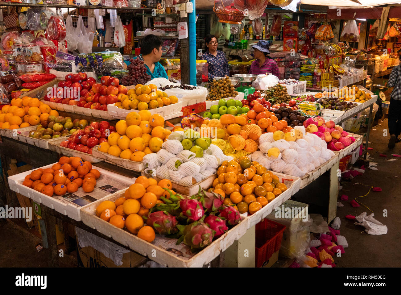 Market Well High Resolution Stock Photography and Images - Alamy