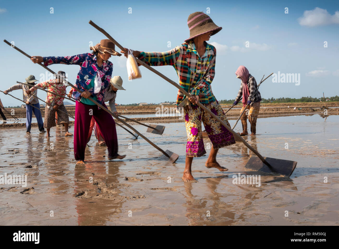 Pretty khmer women hi-res stock photography and images - Alamy