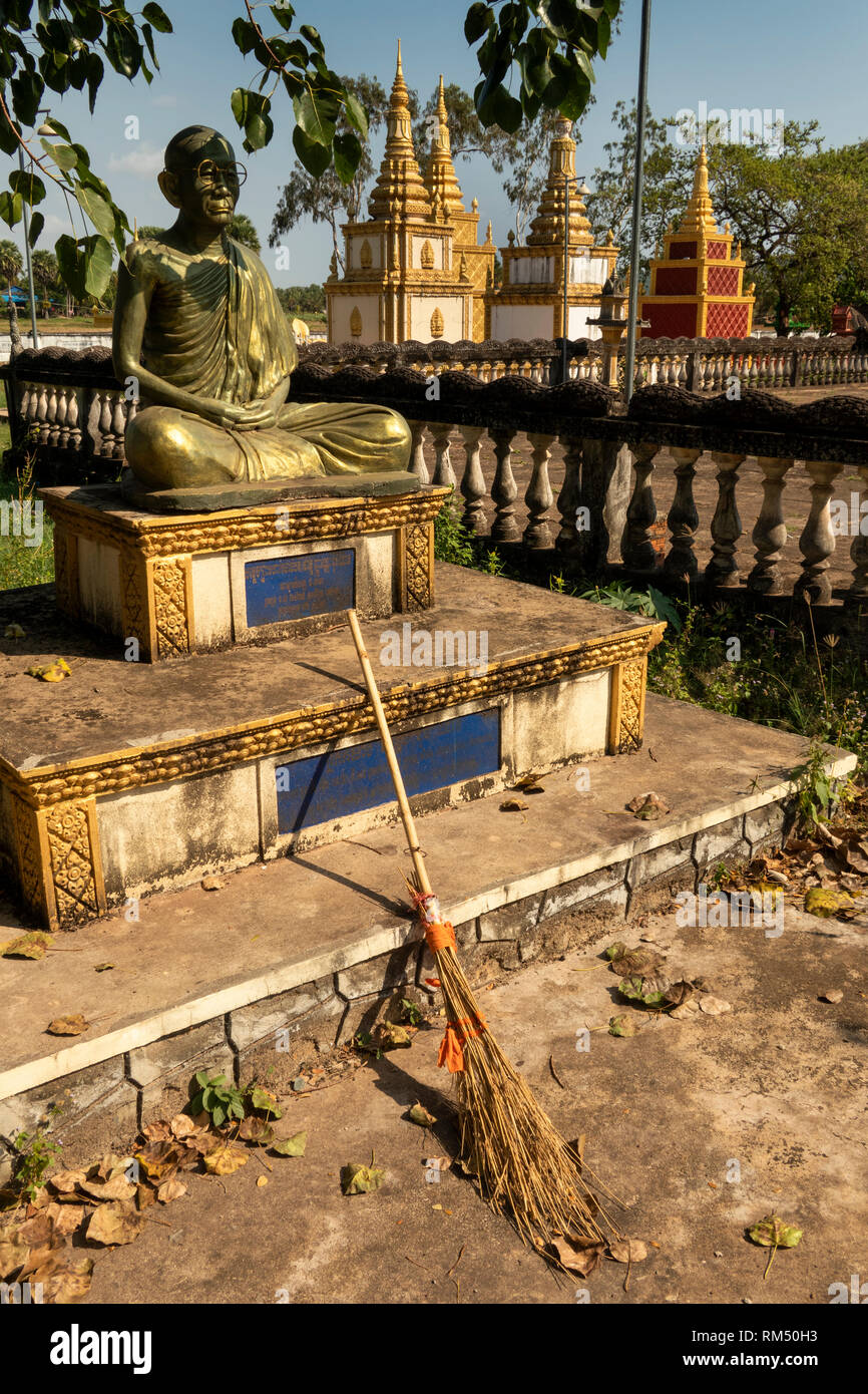 Cambodia, Kampot Province, Kampot, Tuek Chhou, Kbal Romeas village wat ...