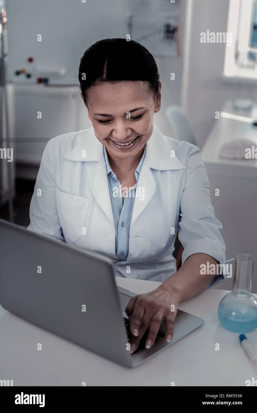 Female asian data scientist hi-res stock photography and images - Alamy