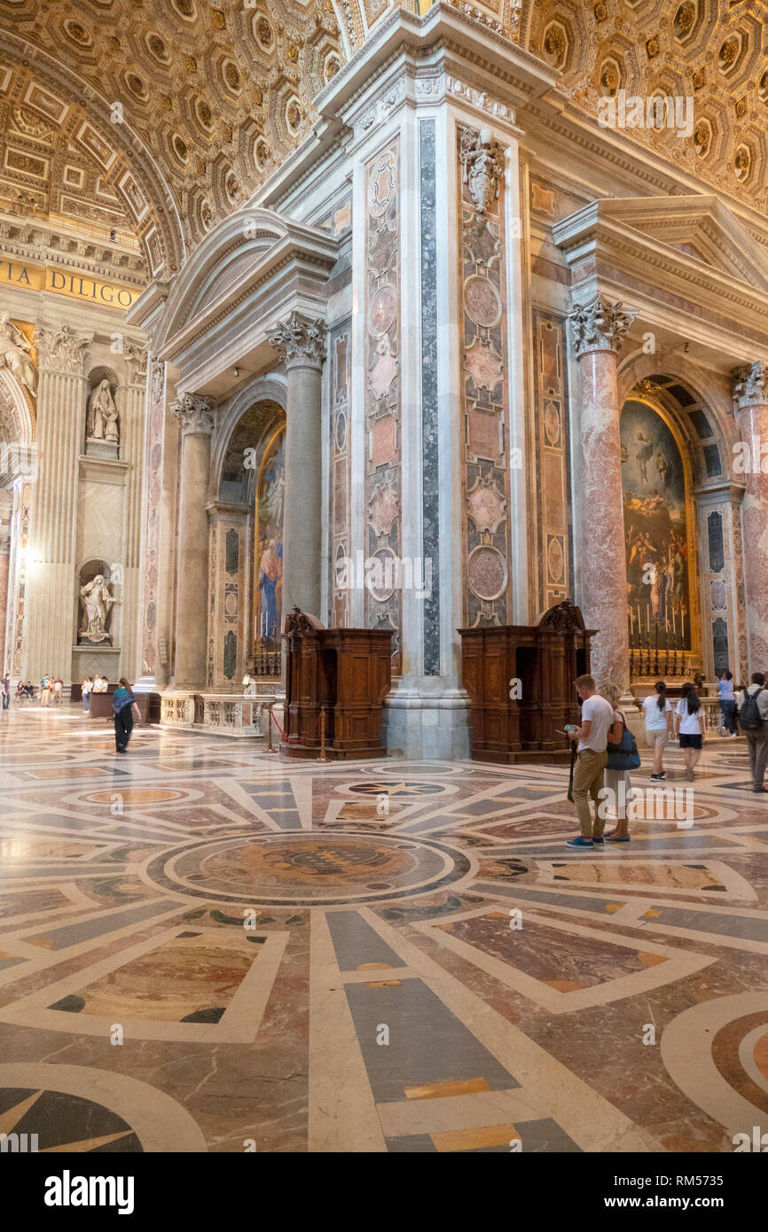 interior of the St. Peter's Basilica, San Pietro in Vaticano, Papal ...