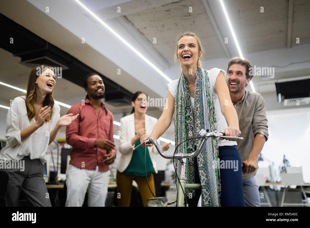 Teambuilding hi-res stock photography and images - Alamy