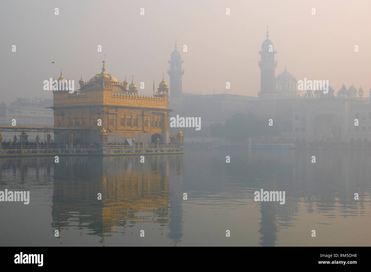 Golden temple shrouded by high levels of air pollution in Amritsar ...