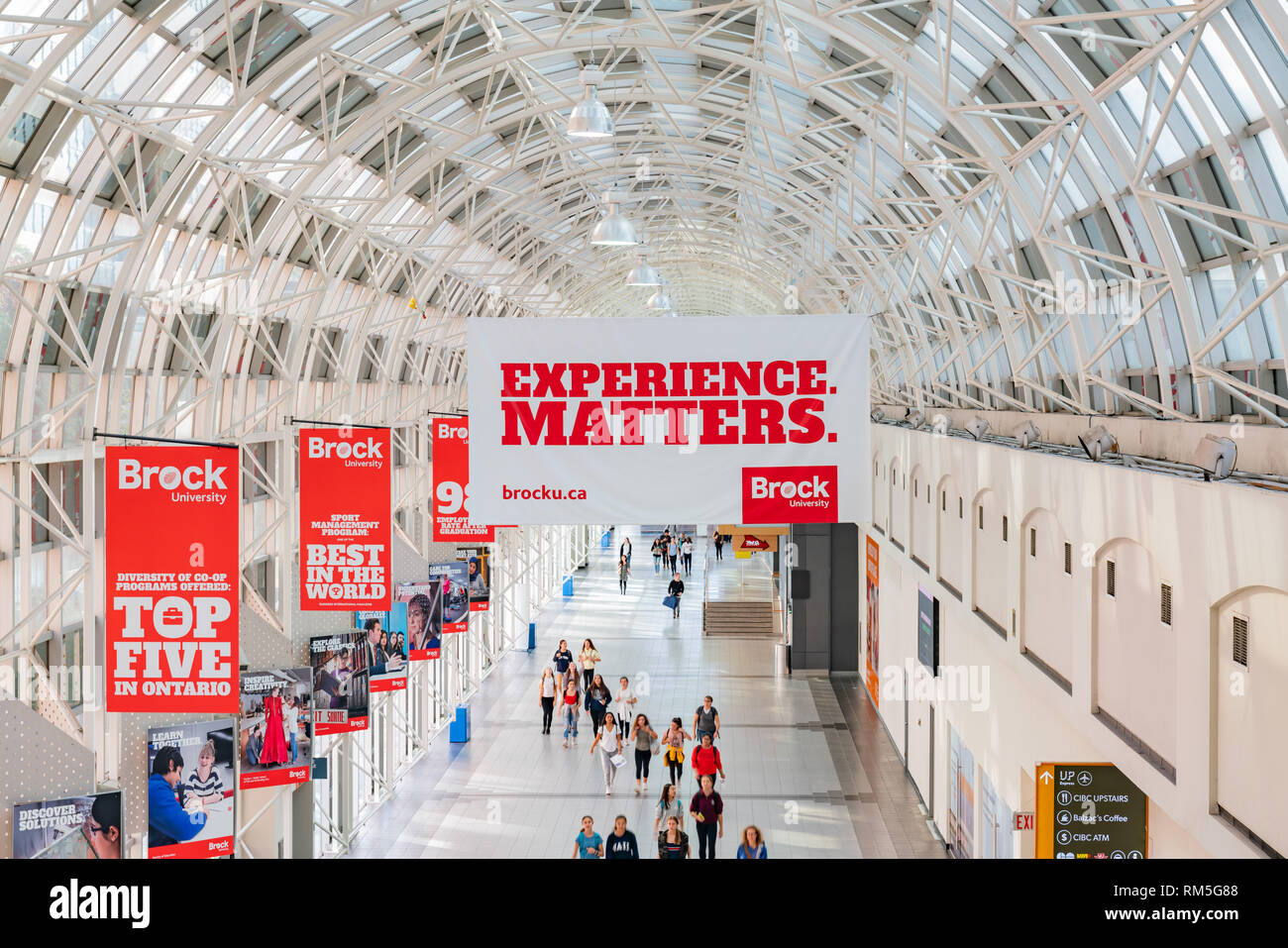Skywalk union station toronto ontario hi-res stock photography and ...