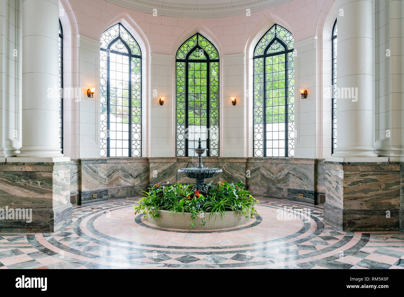 Casa loma toronto interior hi-res stock photography and images - Alamy