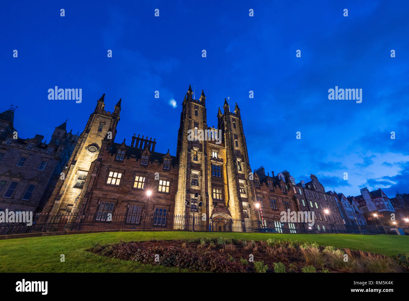 University of edinburgh new college hi-res stock photography and images ...