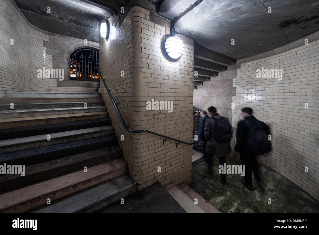 Scotsman steps edinburgh hi-res stock photography and images - Alamy