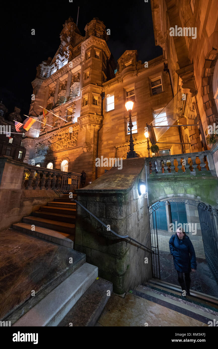 Scotsman steps edinburgh hi-res stock photography and images - Alamy