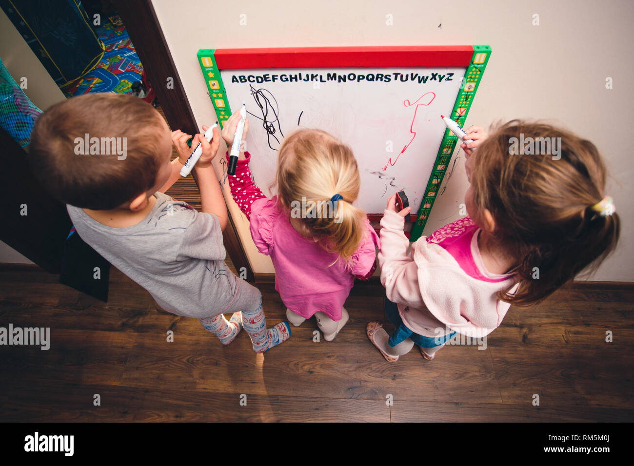 How to draw a letter hi-res stock photography and images - Alamy