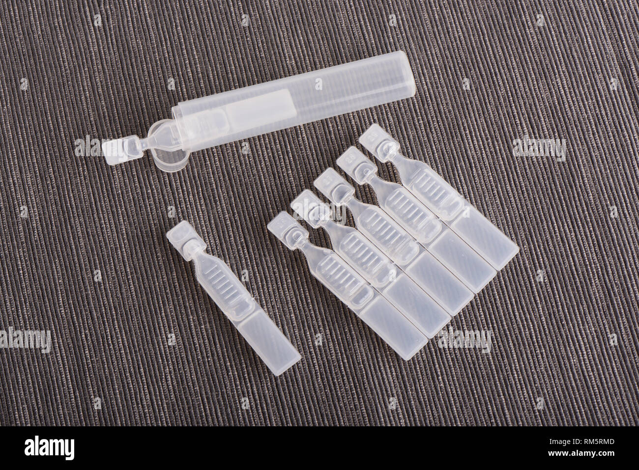 single use artificial tear lubricant eye drops containers with case ...