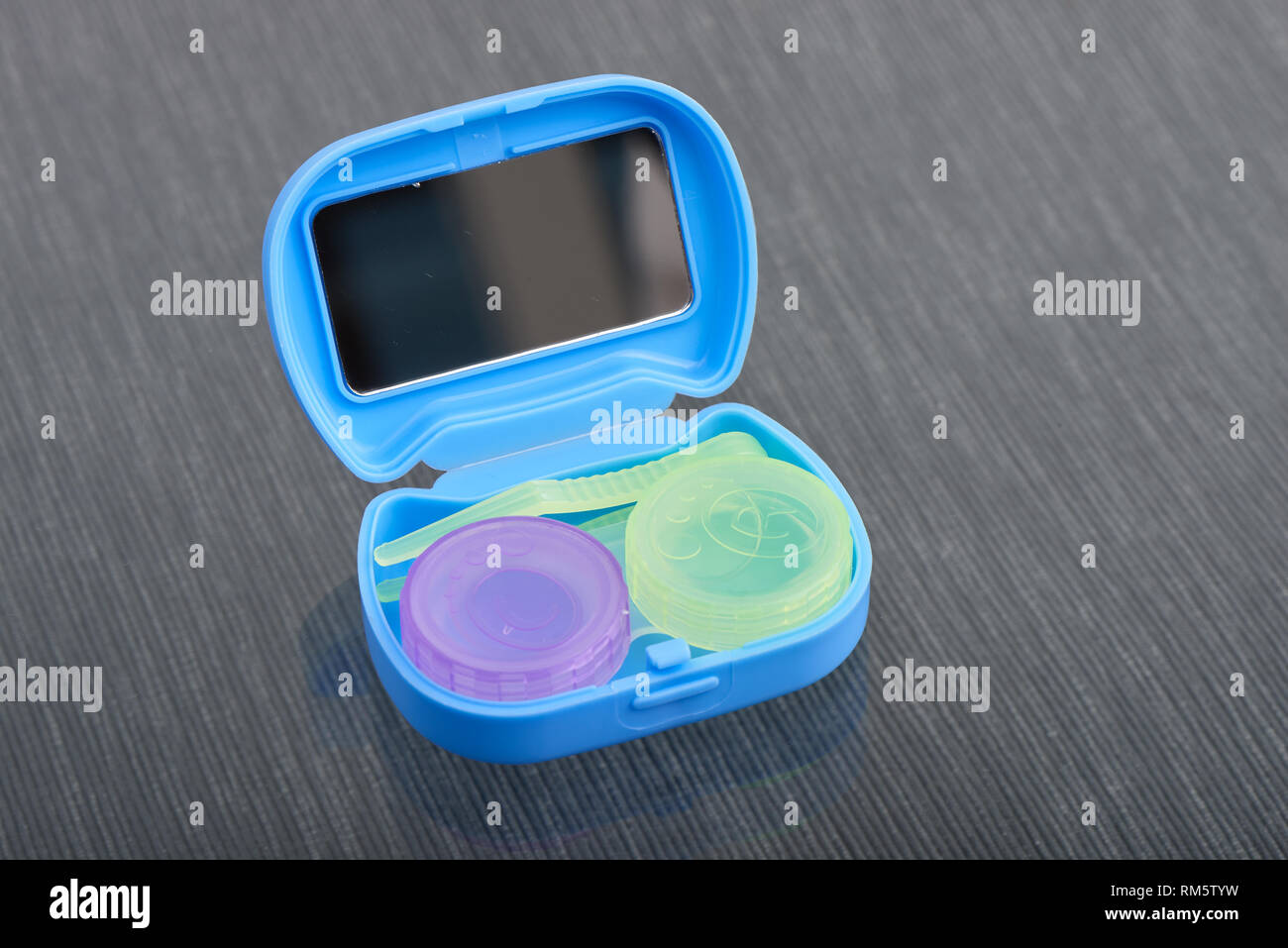 Contact lens solution hi-res stock photography and images - Alamy