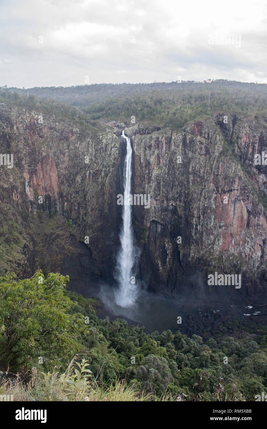 Wallaman falls hi-res stock photography and images - Alamy