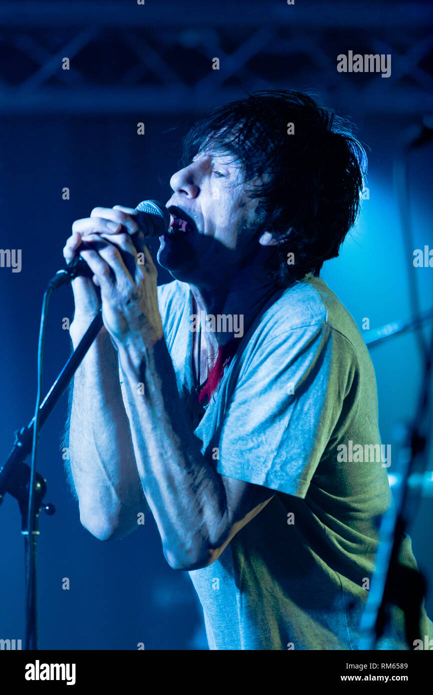 Jimmy Pursey Sham 69 Origional 1977 Line Up Bungalow Bar set Stock ...