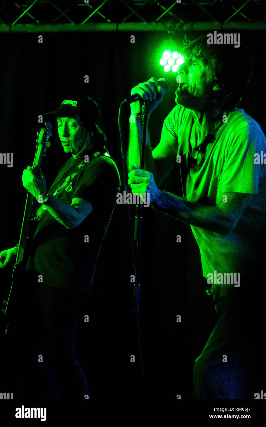 Jimmy Pursey Sham 69 Origional 1977 Line Up Bungalow Bar set Stock ...