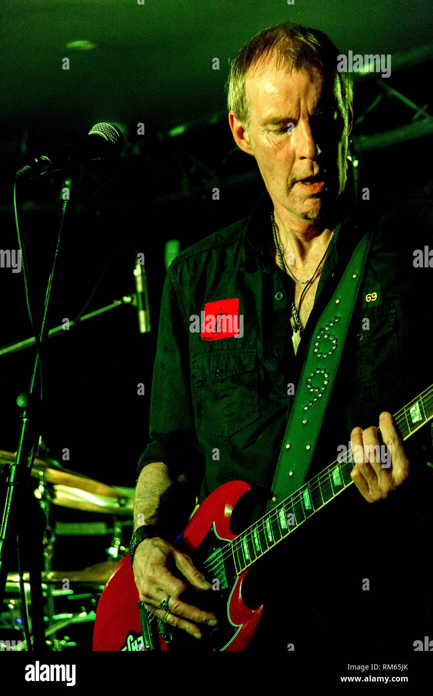 Jimmy Pursey Sham 69 Origional 1977 Line Up Bungalow Bar set Stock ...