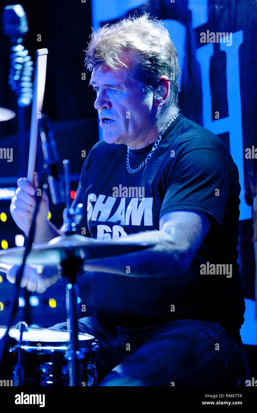 Jimmy Pursey Sham 69 Origional 1977 Line Up Bungalow Bar set Stock ...