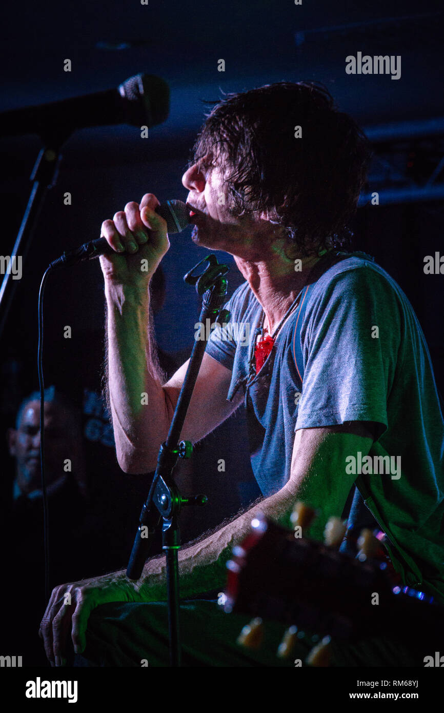 Jimmy Pursey Sham 69 Origional 1977 Line Up Bungalow Bar set Stock ...