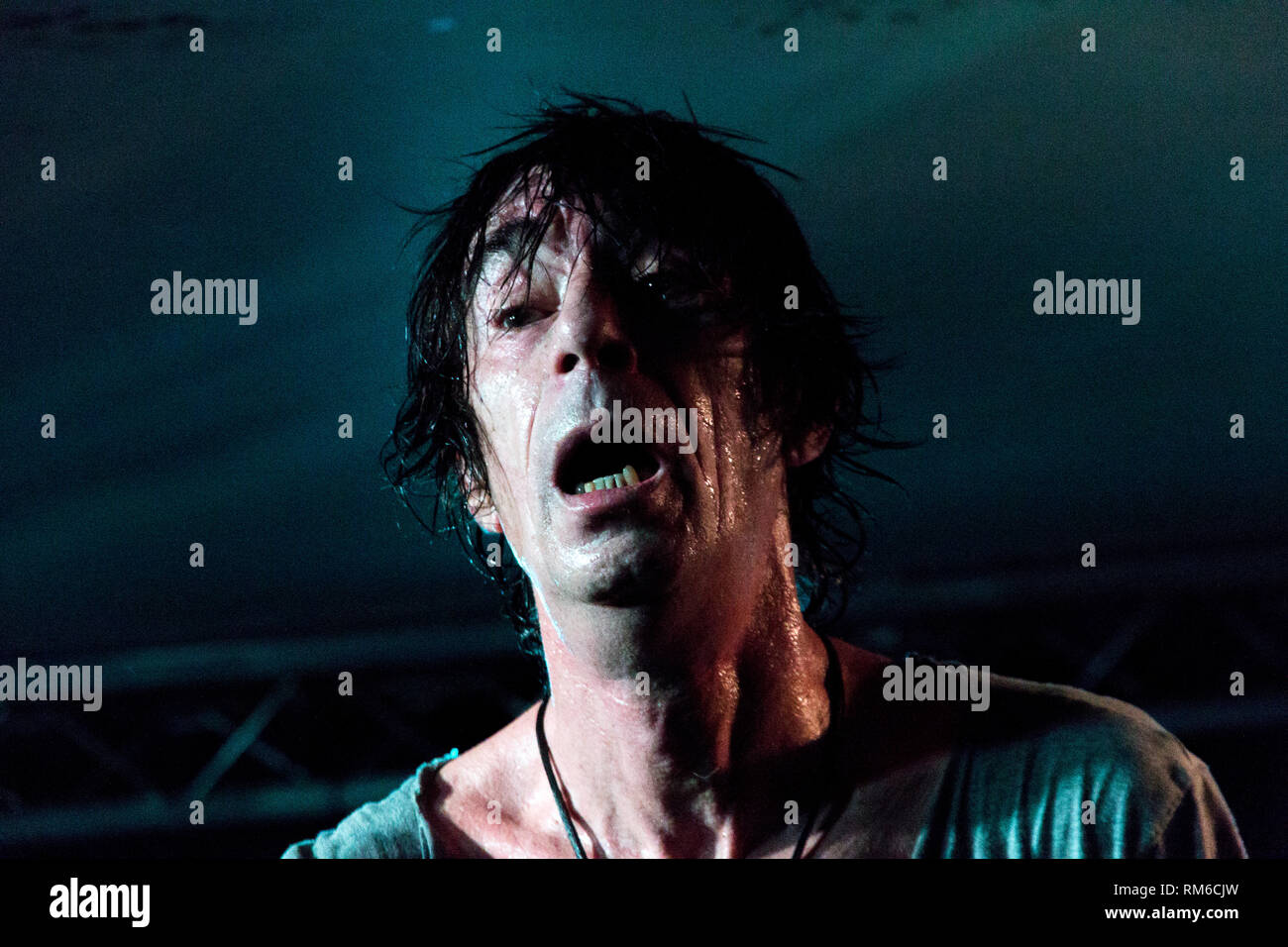 Jimmy Pursey Sham 69 Origional 1977 Line Up Bungalow Bar set Stock ...