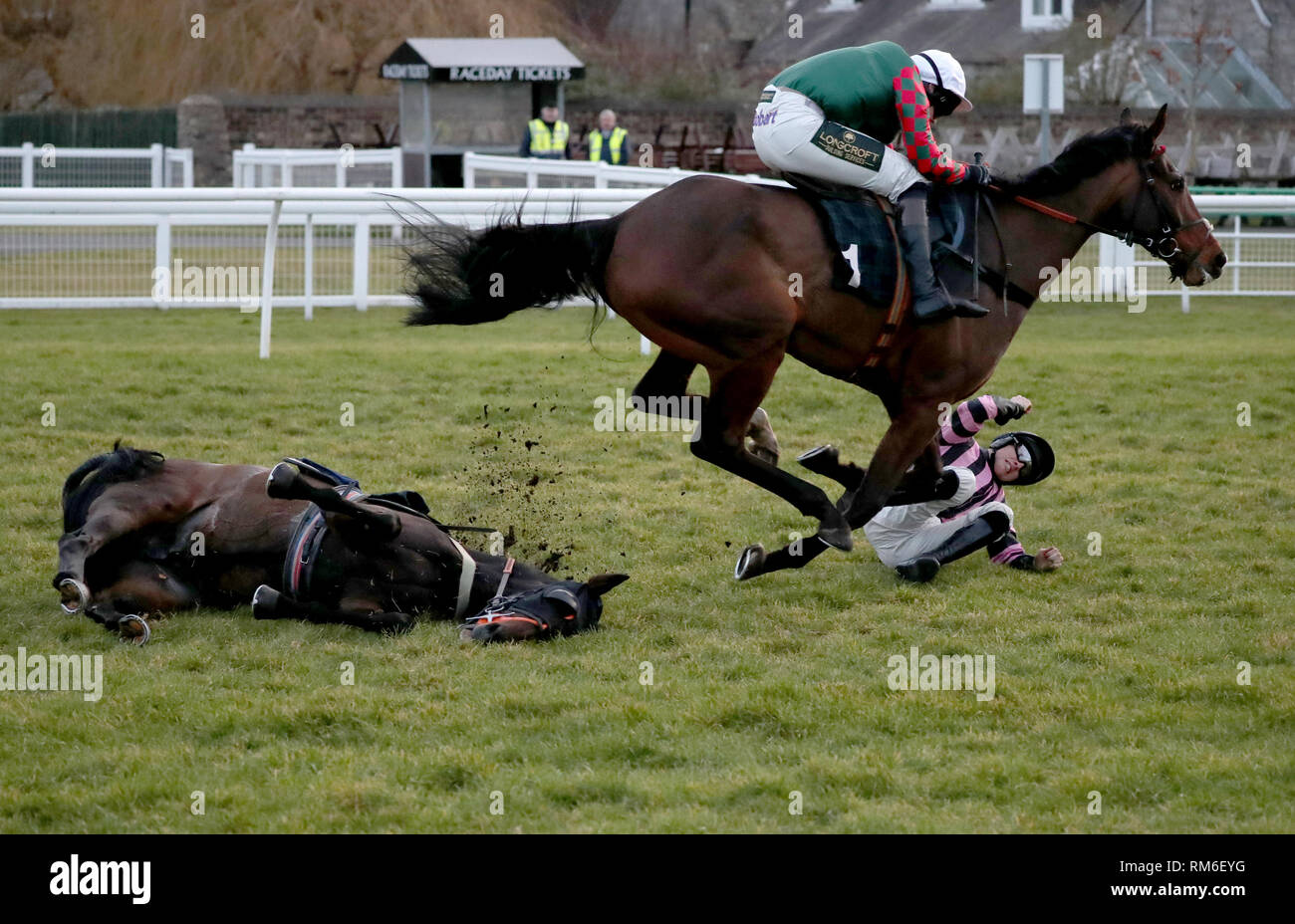 Jockey alan johns falls off hi-res stock photography and images - Alamy