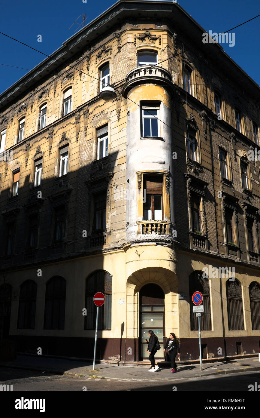 Budapests street hi-res stock photography and images - Alamy