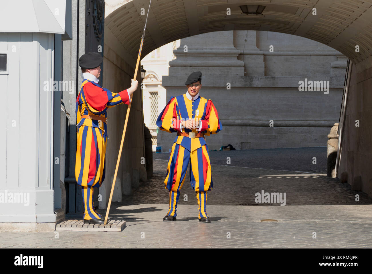 soldiers of the Pontifical Swiss Guard, St. Peter's Basilica, San ...