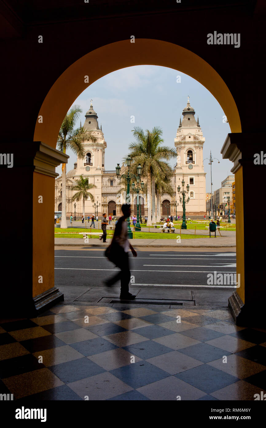 Beautiful streets lima hi-res stock photography and images - Alamy