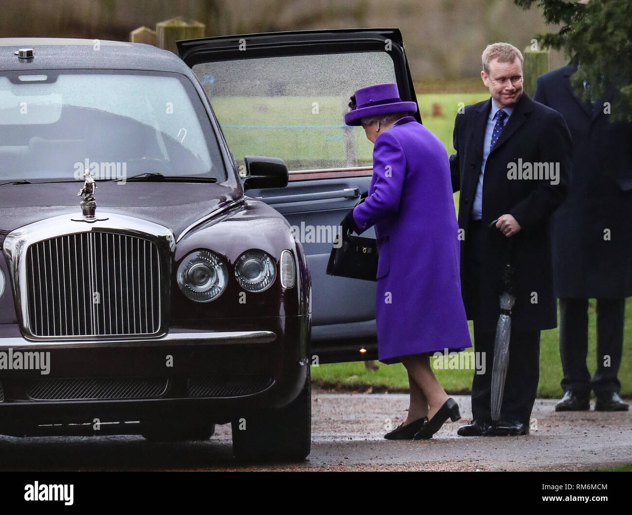Queen attends church service 2019 hi-res stock photography and images ...
