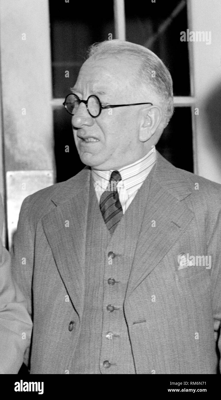 Sean Thomas O'Kelly (sean t o'kelly) former tanaiste and president of ...