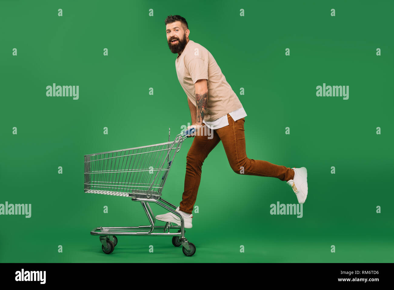 Funny man shopping cart hi-res stock photography and images - Alamy
