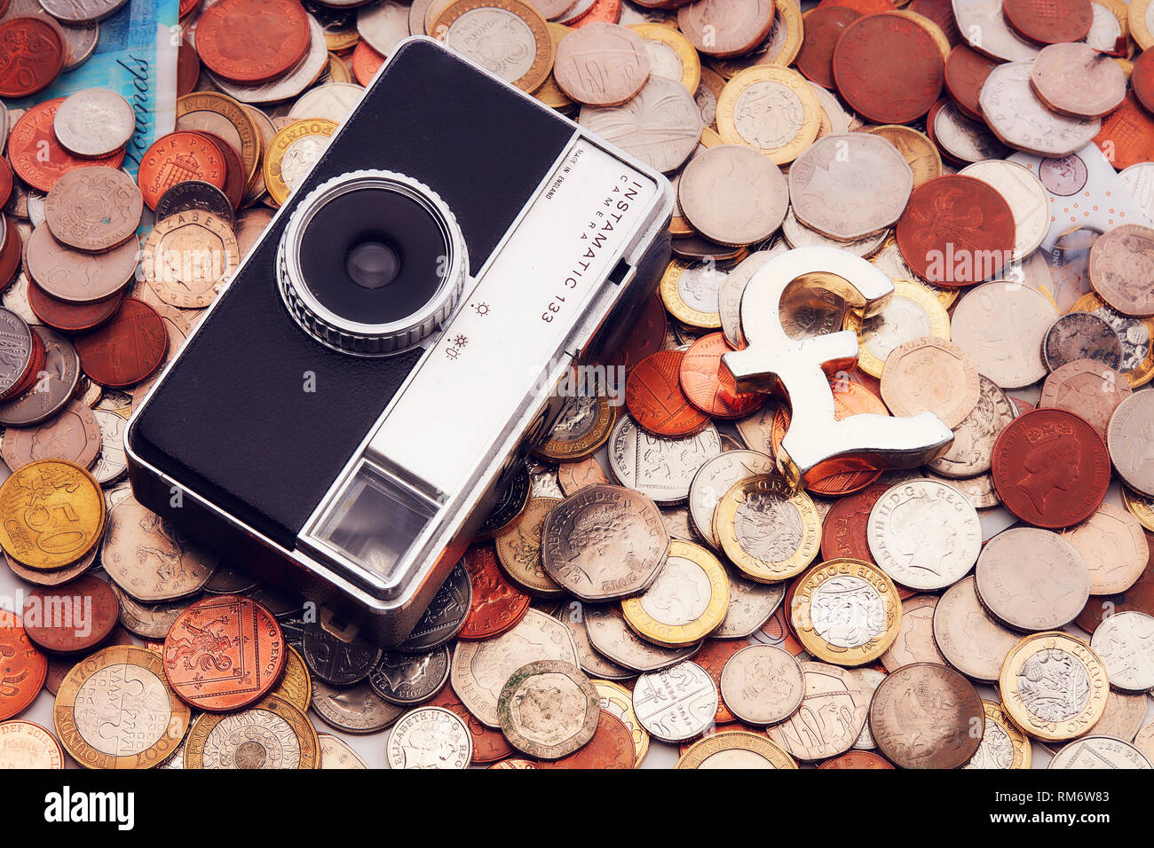 Retro money hi-res stock photography and images - Alamy