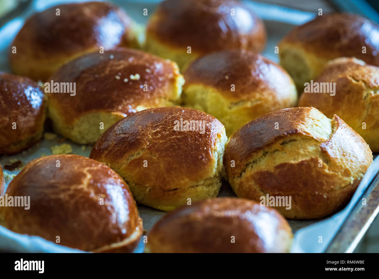 Baked buns hi-res stock photography and images - Alamy