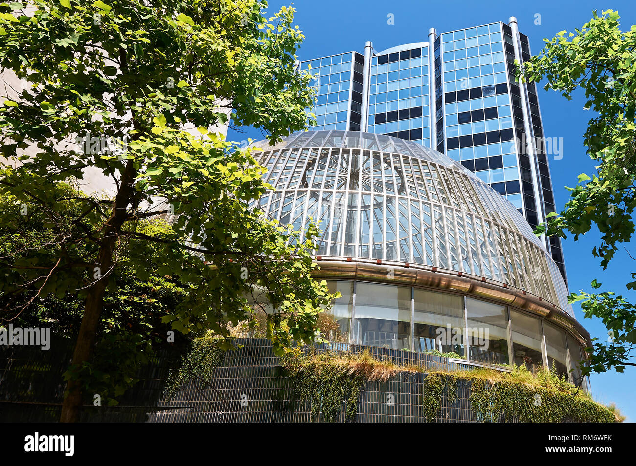 Canada skyscraper architecture hi-res stock photography and images - Alamy