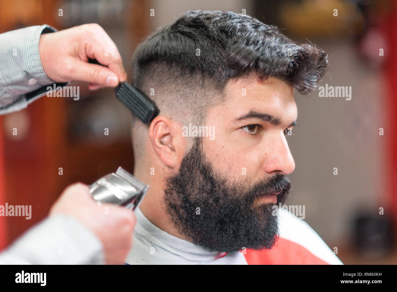 Man getting haircut hi-res stock photography and images - Alamy