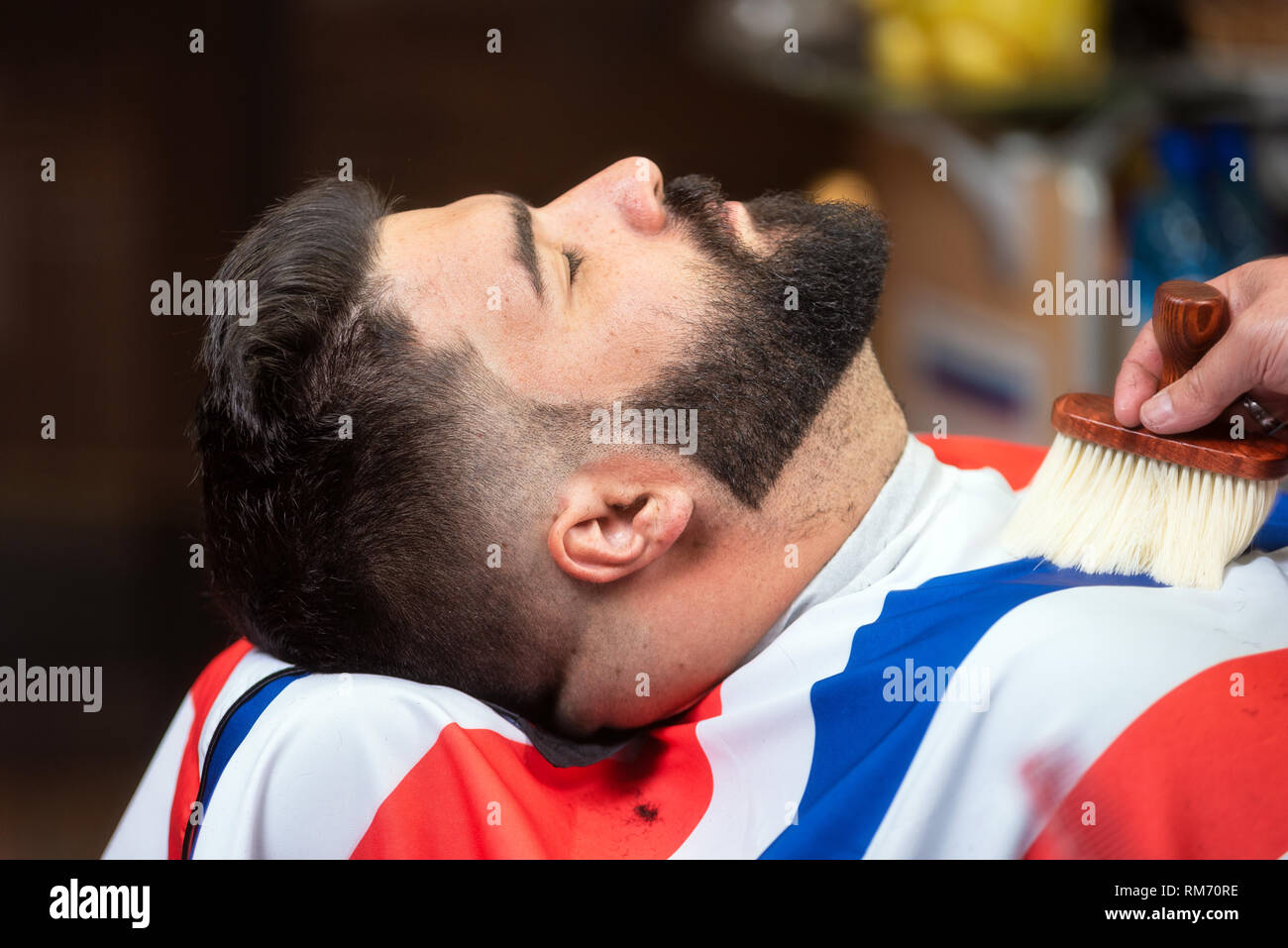 Barber expert hi-res stock photography and images - Alamy