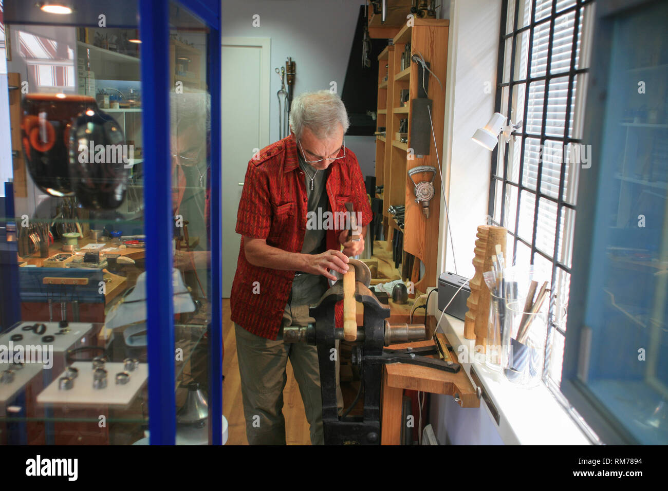 SILVERSMITH at work in the studio Stock Photo - Alamy